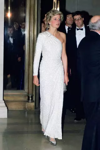 Prinses Diana tydens 'n galadinee by die National Gallery in Washington DC 1985