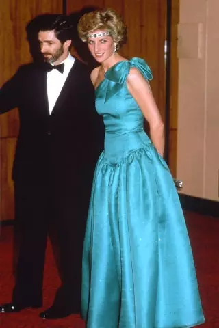 Si Princess Diana mitambong ug sayaw sa gala dinner sa Southern Cross Hotel sa Melbourne Australia 1985