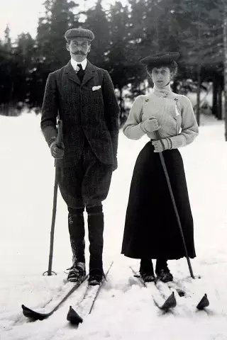 Kening Haakon fan Noarwegen en keninginne Maud om 1906 hinne