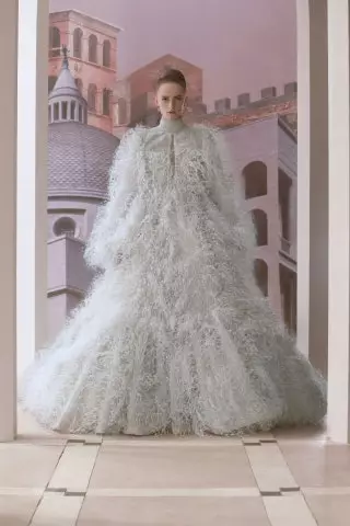 Ipinaliwanag ng Fashion Director ni Tatler ang kanyang mga paboritong hitsura mula sa pinakabagong Couture show ni Fendi 1119_2