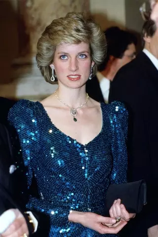 Diana Walesin prinsessa osallistui gaalaan Vienna Burgh -teatterissa Itävallassa 1986