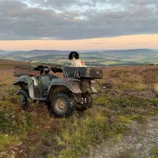 IRoyal Deeside Findrack Sporting Findrack Sporting ephethwe nguHal Salveson isenkabeni ye-Aberdeenshire. Banikela...