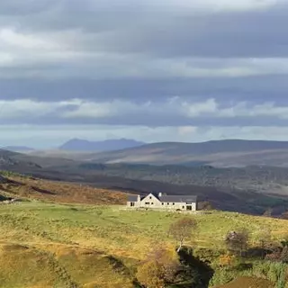 Ossian Sporting Með aðsetur í Edinborg og rekið af Mungo Ingleby Ossian Sporting hefur aðgang að yfir 100 skoskum eignum....