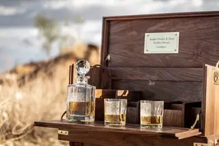 Walnut Travel Drinks Bar