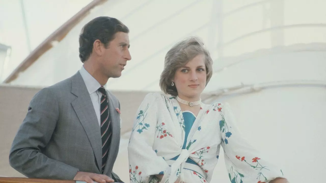 La verdadera historia de cómo el príncipe Carlos se enamoró de Lady Diana Spencer