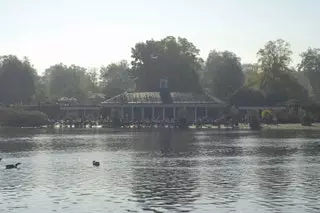 Serpentine Lido London Un lugar de natación tan querido que ten o seu propio club dedicado, o club de natación máis antigo de Gran Bretaña...