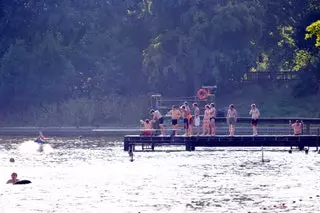 Hampstead Heath Londra Una dintre cele mai iubite locuri de înot din capitale, aceste piscine glorioase s-au redeschis încă o dată...