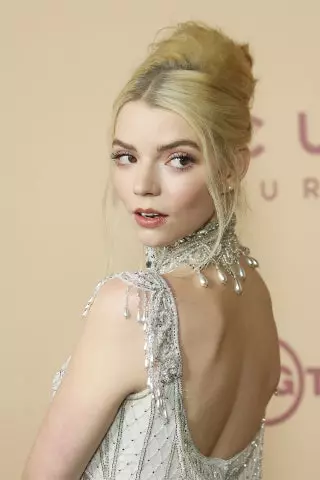 Dumalo sa premiere ni Emma sa DGA Theater sa Los Angeles 2020