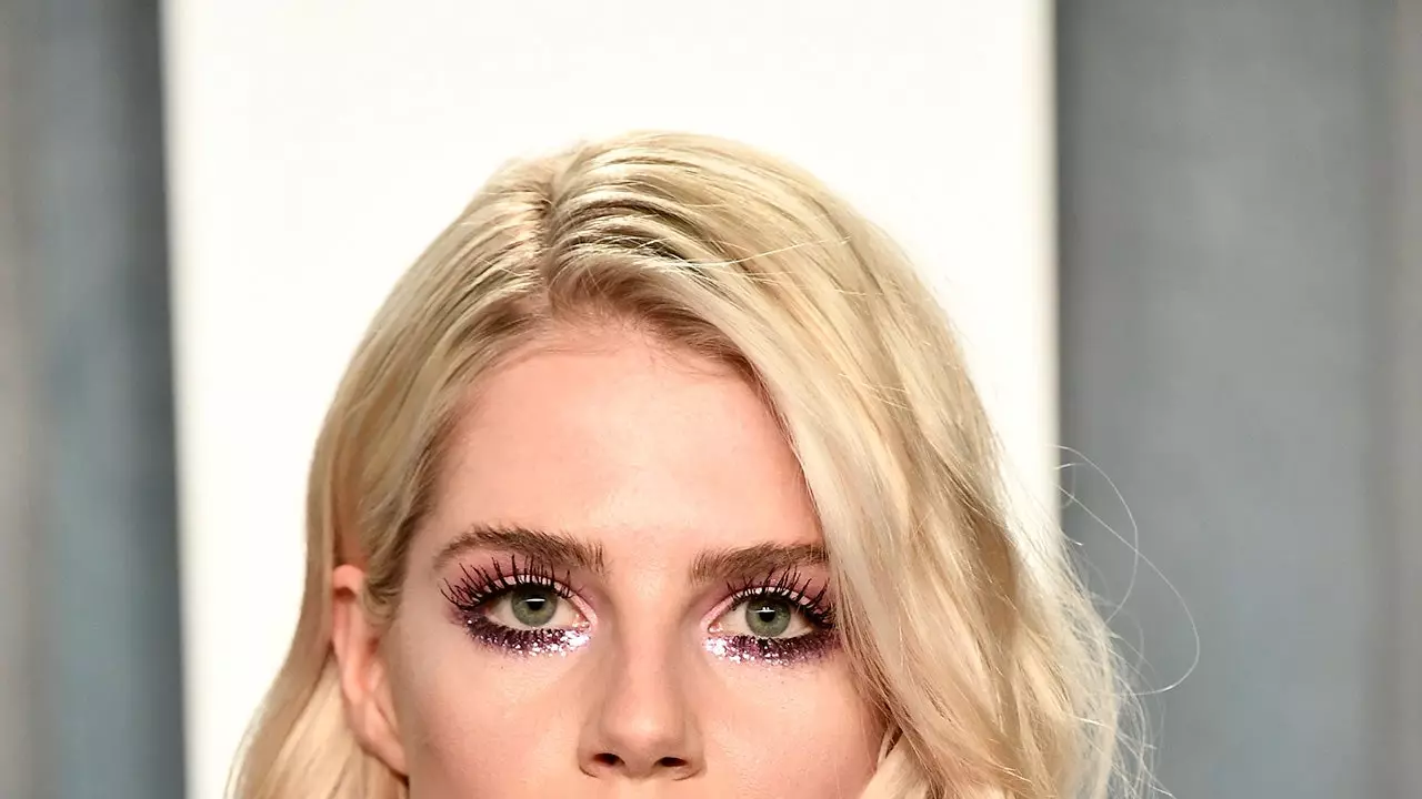 Lucy Boynton syn dreamiest skientme mominten