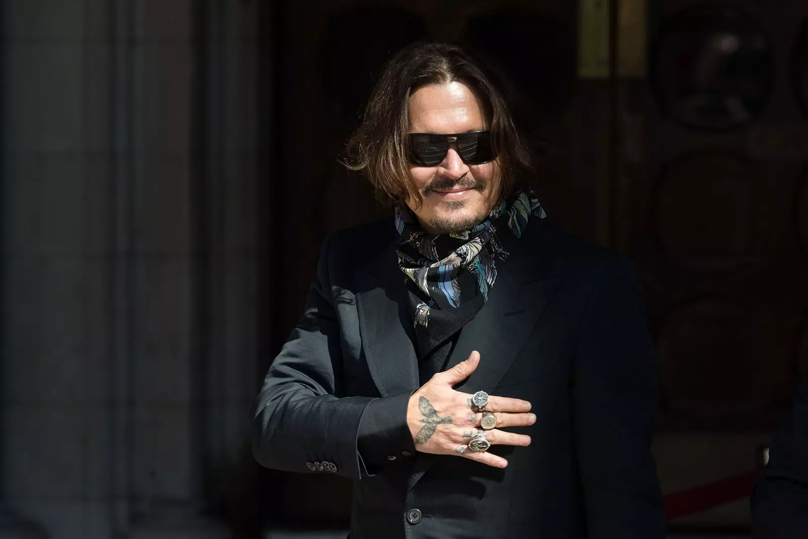 Johnny Depp chegando ao Royal Courts of Justice