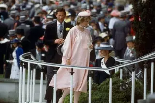 Prinsessan Diana med prins Charles 1982