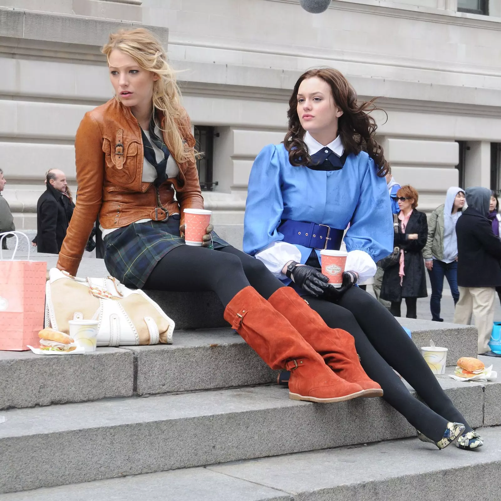 Blake Lively ma Leighton Meester ile Gossip Girl 2008