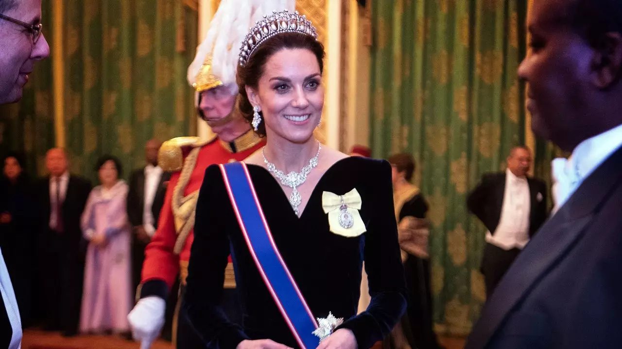 Hertuginnen av Cambridge blender i prinsesse Dianas tiara