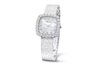 Chopard LHeure Du Diamant እናት የእንቁ መደወያ ከአልማዝ ስነምግባር ጋር 18 ካራት ነጭ የወርቅ አምባር POA chopard.com