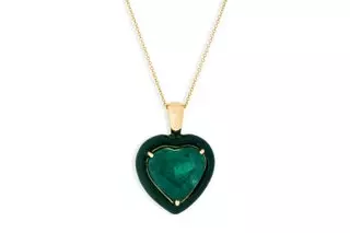 Presyo ng heart emerald pendant necklace sa application na Anastasia Kessaris