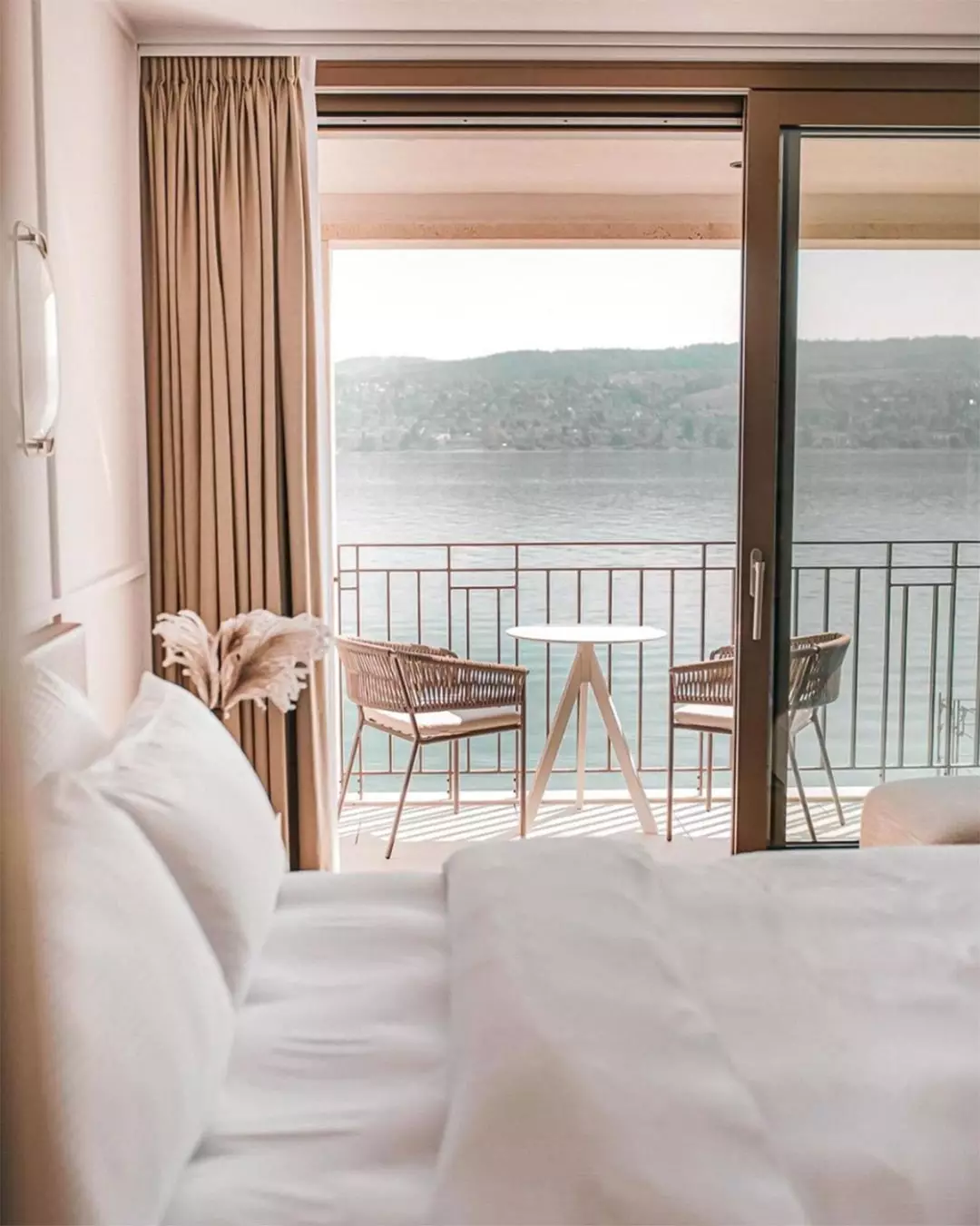 Ang Alex Hotel sa Lake Zurich