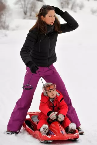 Verbier 2014에서 덴마크의 메리 공주와 덴마크의 조세핀 공주