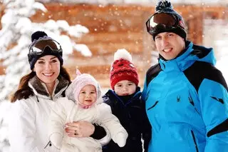 Ang Duchess of Cambridge Princess Charlotte Prince George at ang Duke ng Cambridge sa Courchevel 2016.