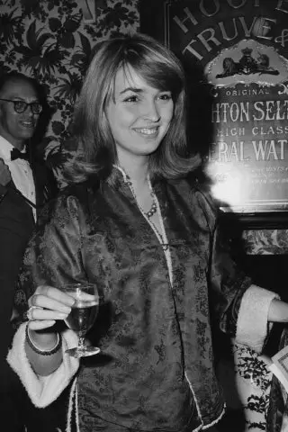 Talitha Getty kemudian Pol di Players Theatre di London pada tahun 1961