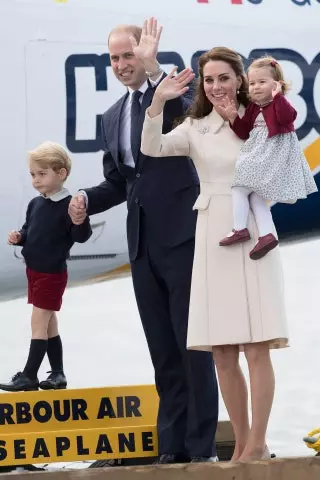 Khosana George Duke oa Cambridge li-Duchess tsa Cambridge le Khosatsana Charlotte naheng ea Canada 2016