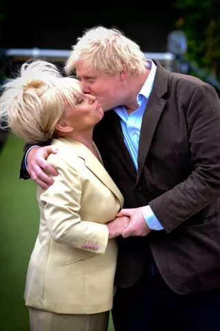 Barbara Windsor kaj Boris Johnson