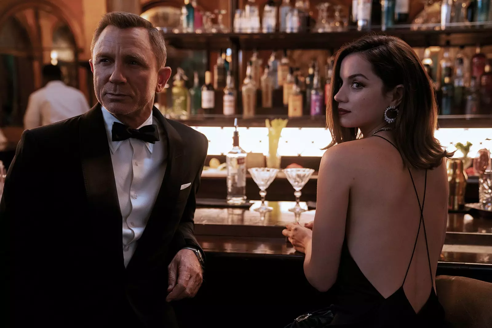 Ο Daniel Craig και η Ana de Armas στο No Time To Die