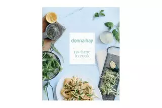 No Time to Cook από την Donna Hay Η αυστραλιανή σεφ Donna Hays βιβλίο με εύκολα συναρμολογούμενα πιάτα με ένα τηγάνι. Δοκιμάστε τα κολοκυθάκια...