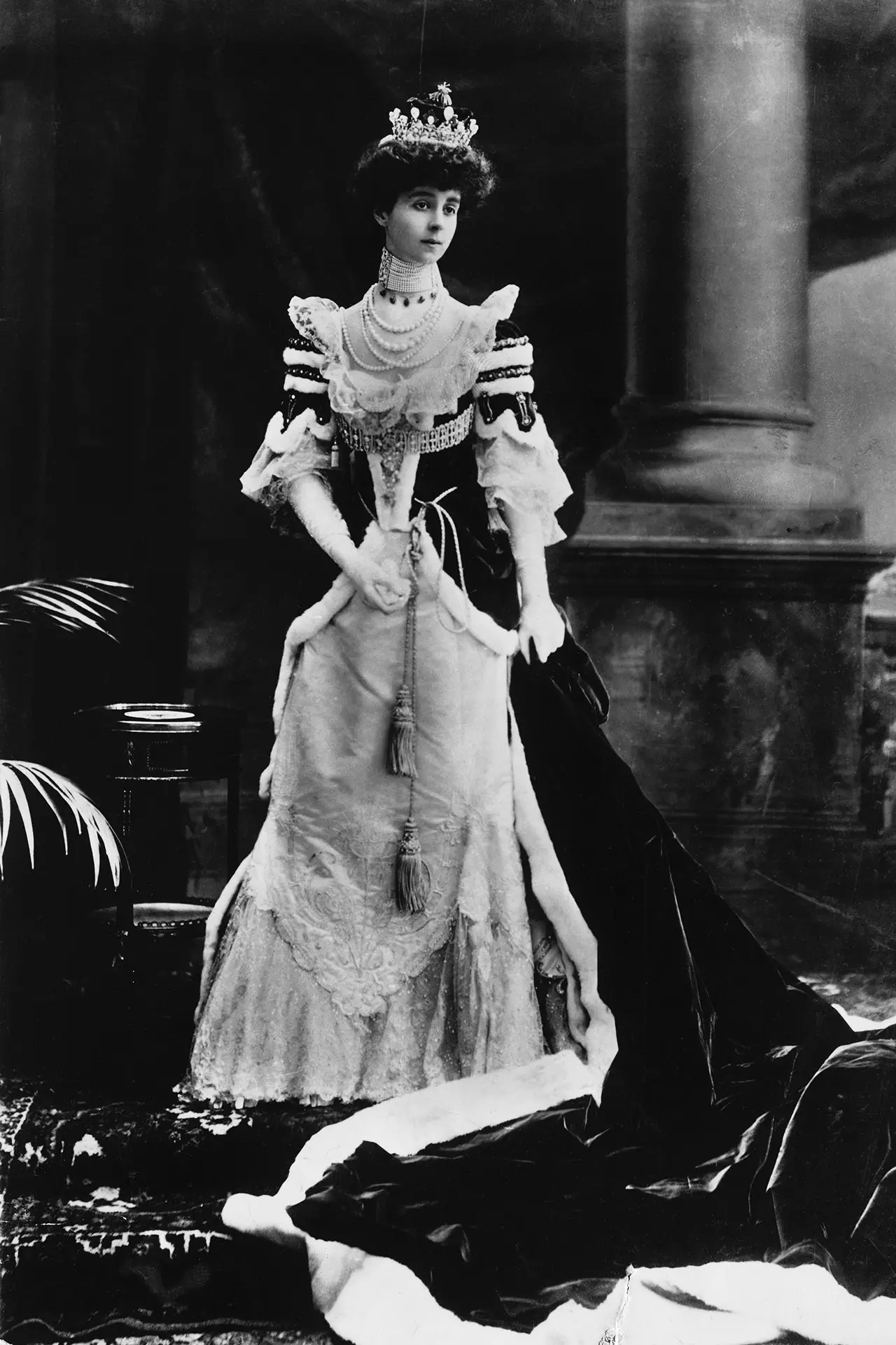 Consuelo Vanderbilt a 9ª Duquesa de Marlborough vestida para a coroação de Edward VII