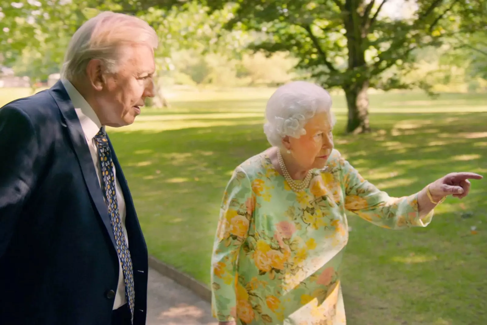 Sir David Attenborough en die koningin