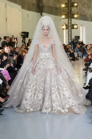 Elie Saab Drei Worte exquisit dekadent und schön. Während die meisten Couture-Shows wirklich umwerfend sein mögen, war Saabs die ...