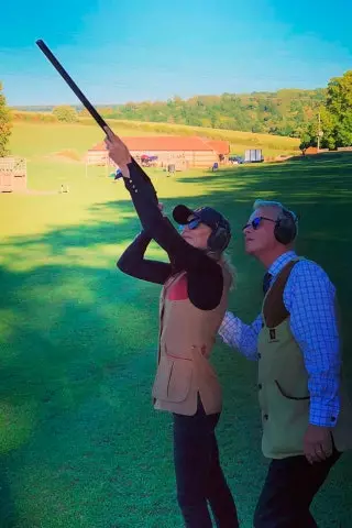 Usuku kwiRoyal Berkshire Shooting School. Yenza olona suku lufanelekileyo lokudubula ihobe kunye neenqaba ezininzi eziphakamileyo ...