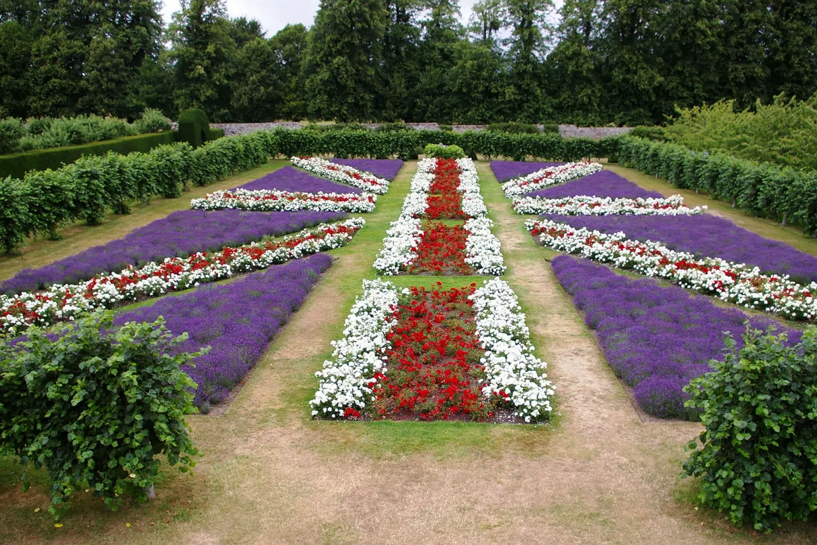 Ny Flag Garden dia miloko amin'ny voninahiny rehetra