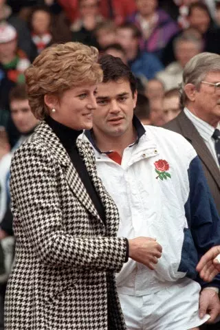 Will Carling 1995 Voormalig rugbyster Will Carling uit Engeland ontmoette Diana toen ze nog getrouwd was met Charles en hij...