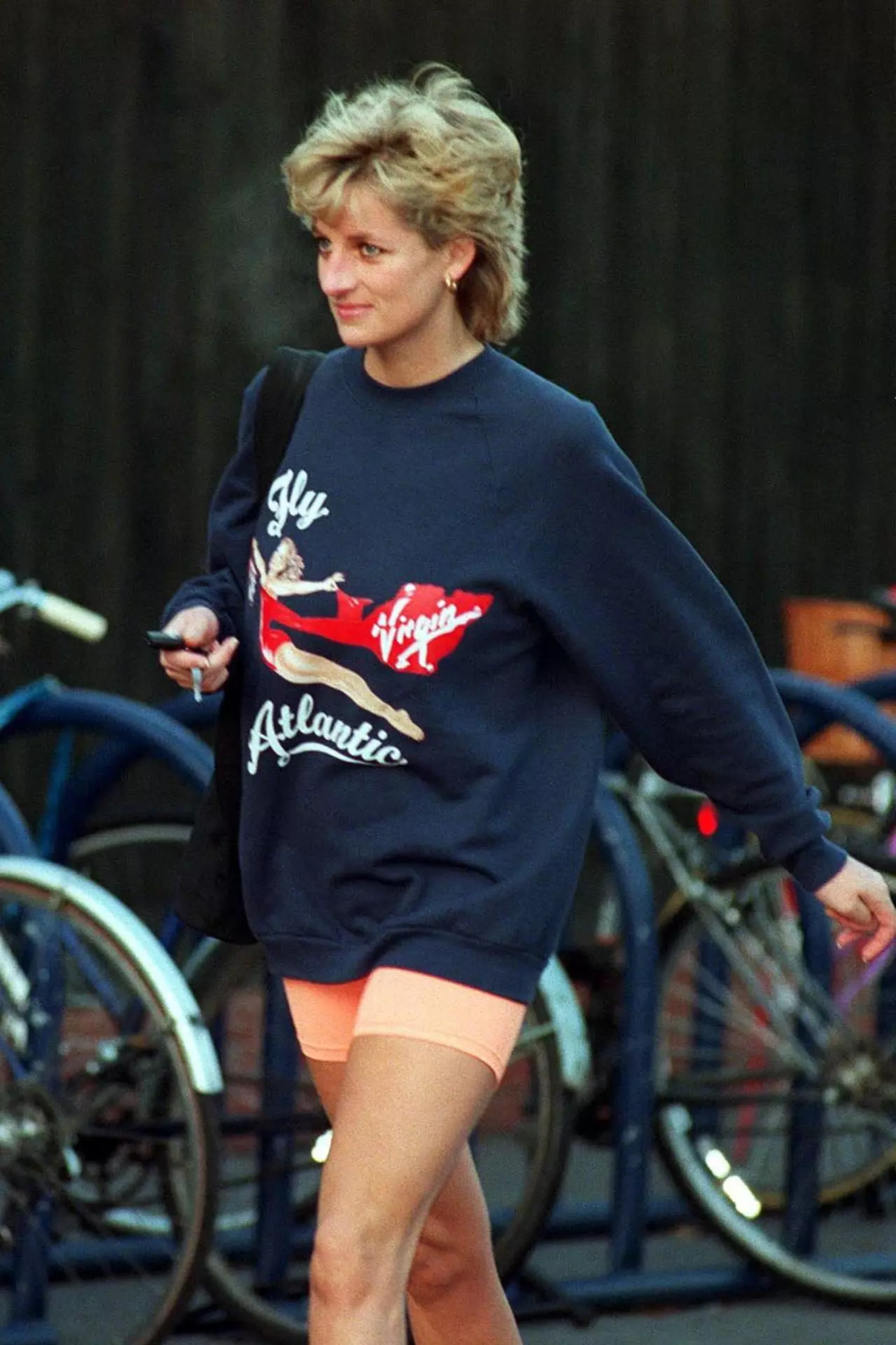 Mivarotra 43000 eo ho eo amin'ny lavanty ny sweatshirt ankafizin'i Diana Princess of Wales