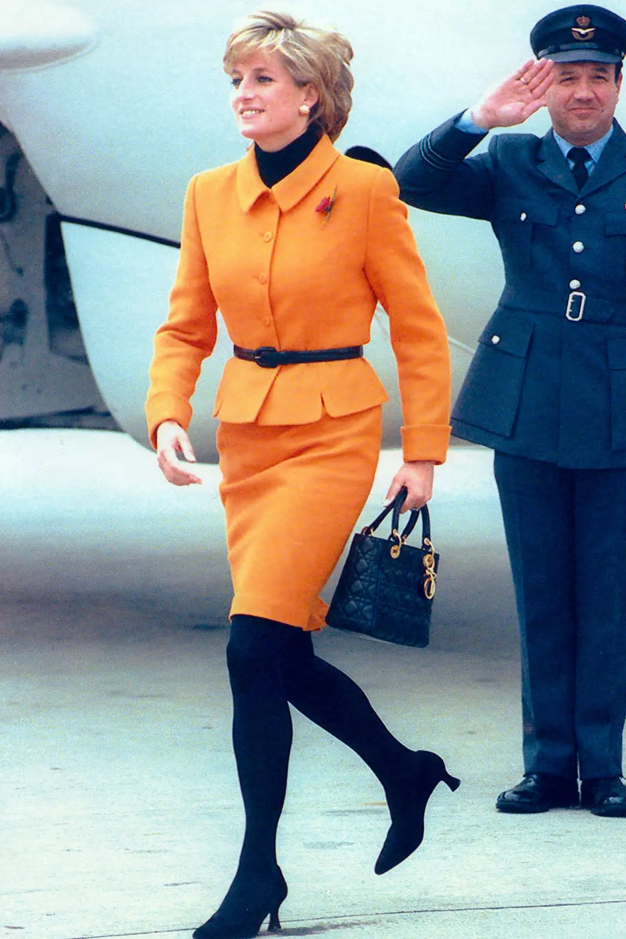 Diana Prinses van Wallis met haar Lady Dior-handsak in Londen 1996