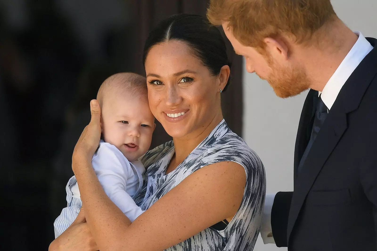 Sasekso kunigaikštis ir kunigaikštienė su sūnumi Archie