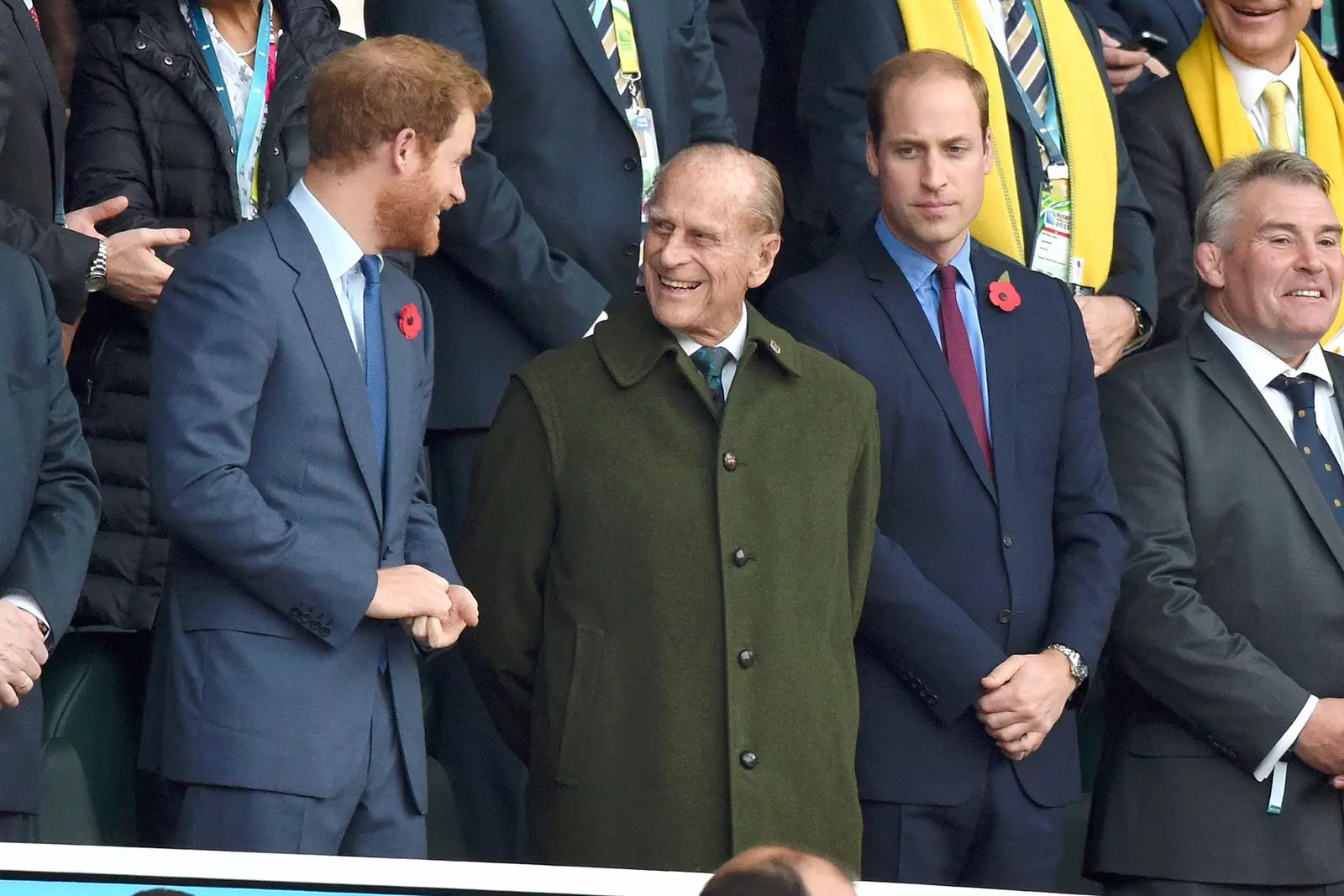 El príncipe Felipe con el príncipe Harry y el príncipe William