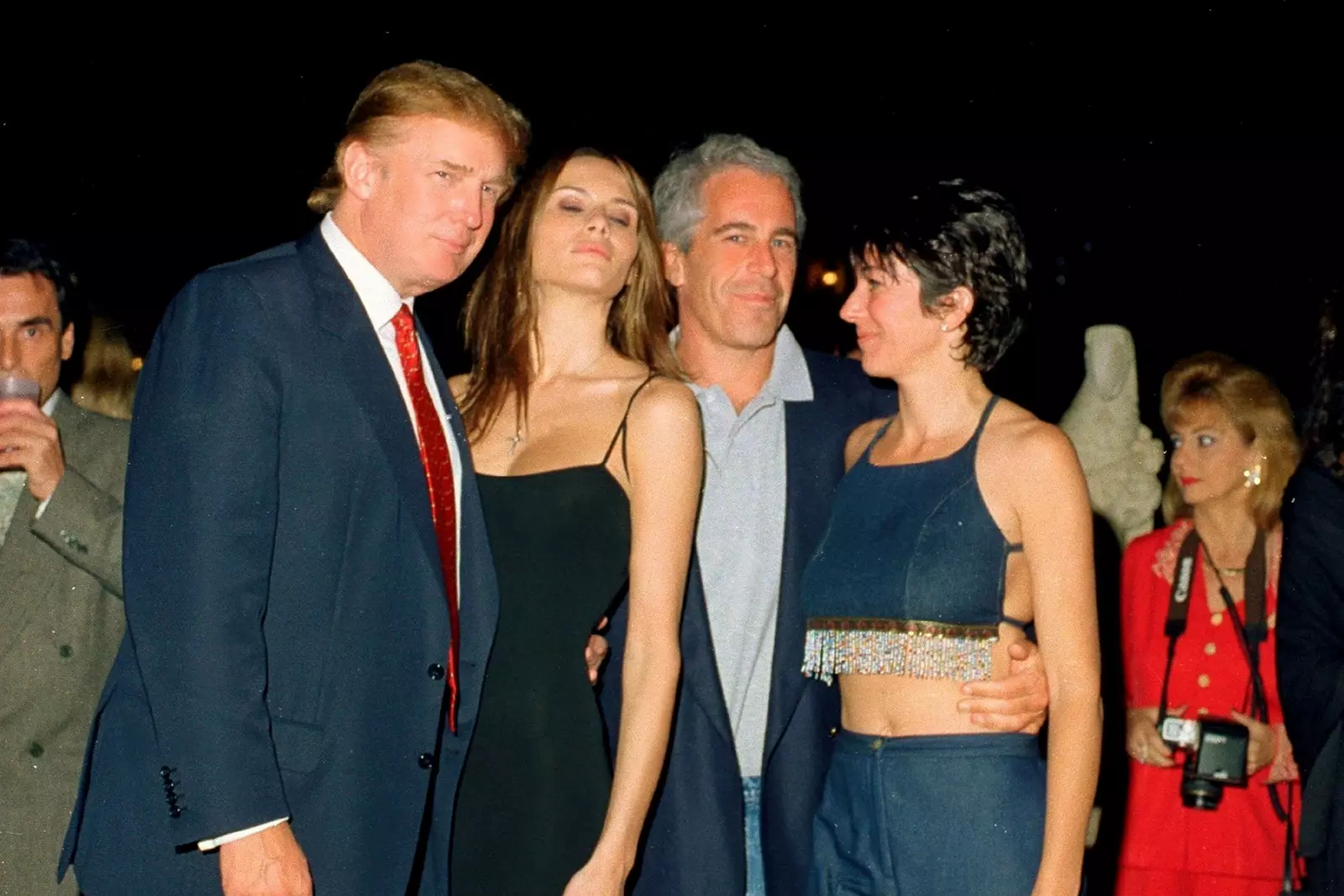 Donald e Melania Trump con Jeffrey Epstein e Ghislaine Maxwell