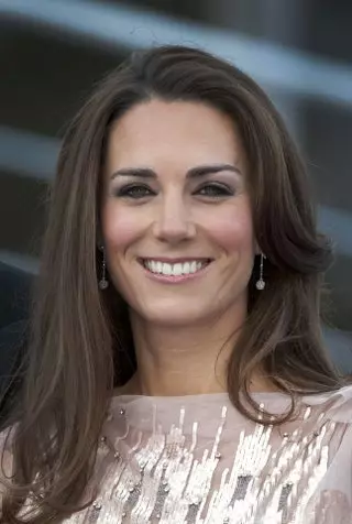 Wekî endamek nû ya Malbata Qraliyetê, Duchess of Cambridge-ê ku zewicî bû, beşdarî şîva gala ya 10-emîn ya Arka Salê bû li ...