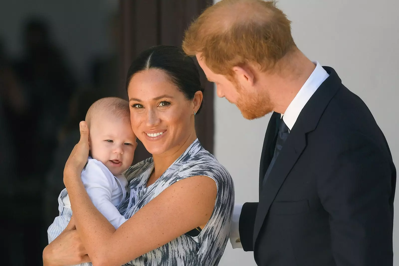 Archie MountbattenWindsor û dêûbavên wî Duke û Duchess of Sussex li ser gera padîşah a Afrîkaya Başûr