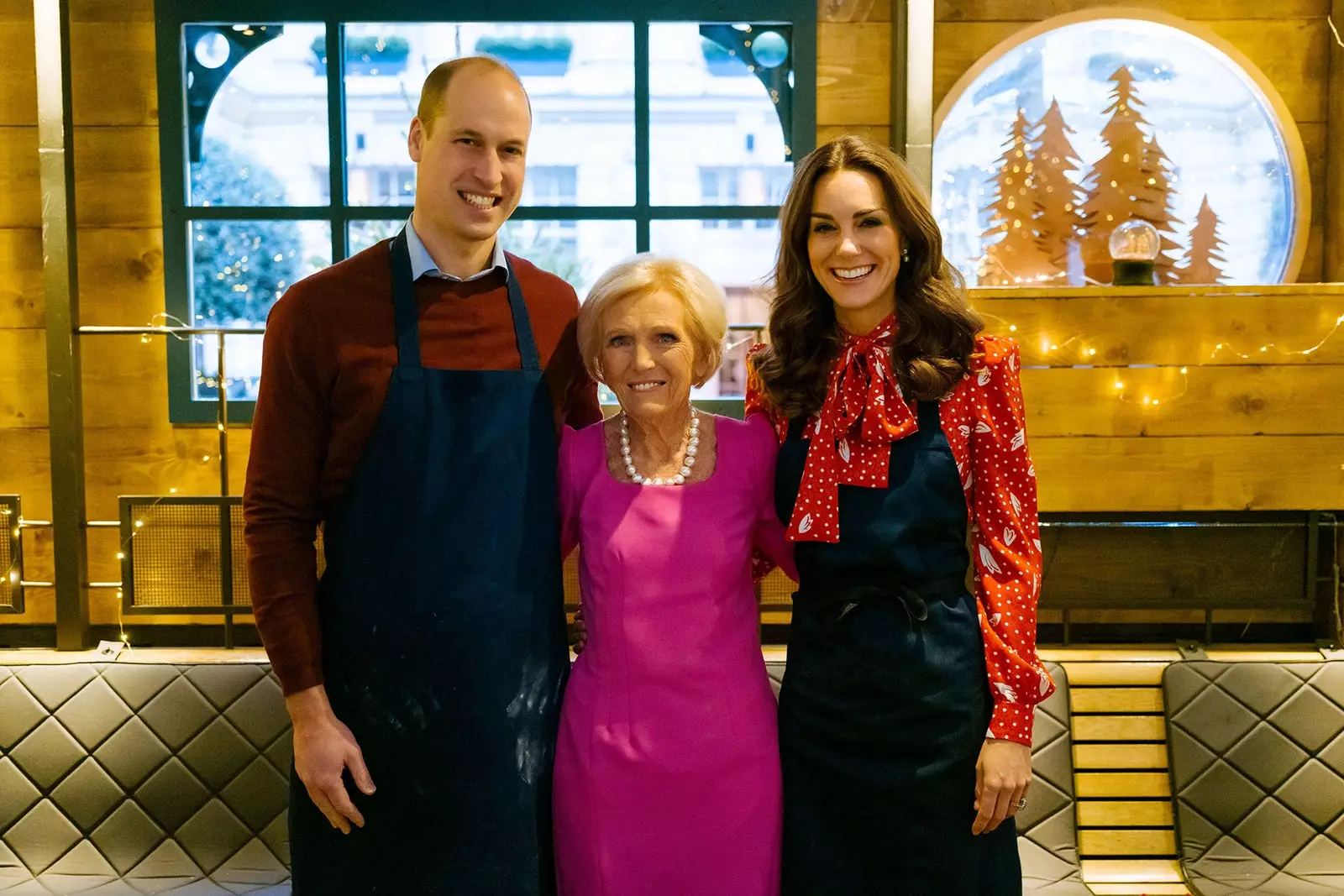 Adipati Cambridge Mary Berry lan Putri ing BBCs A Berry Royal Christmas