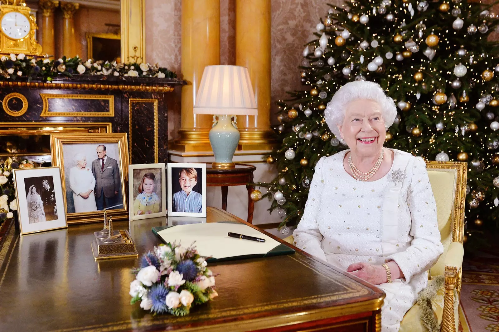 Dit is hoeveel de koningin uitgeeft met Kerstmis