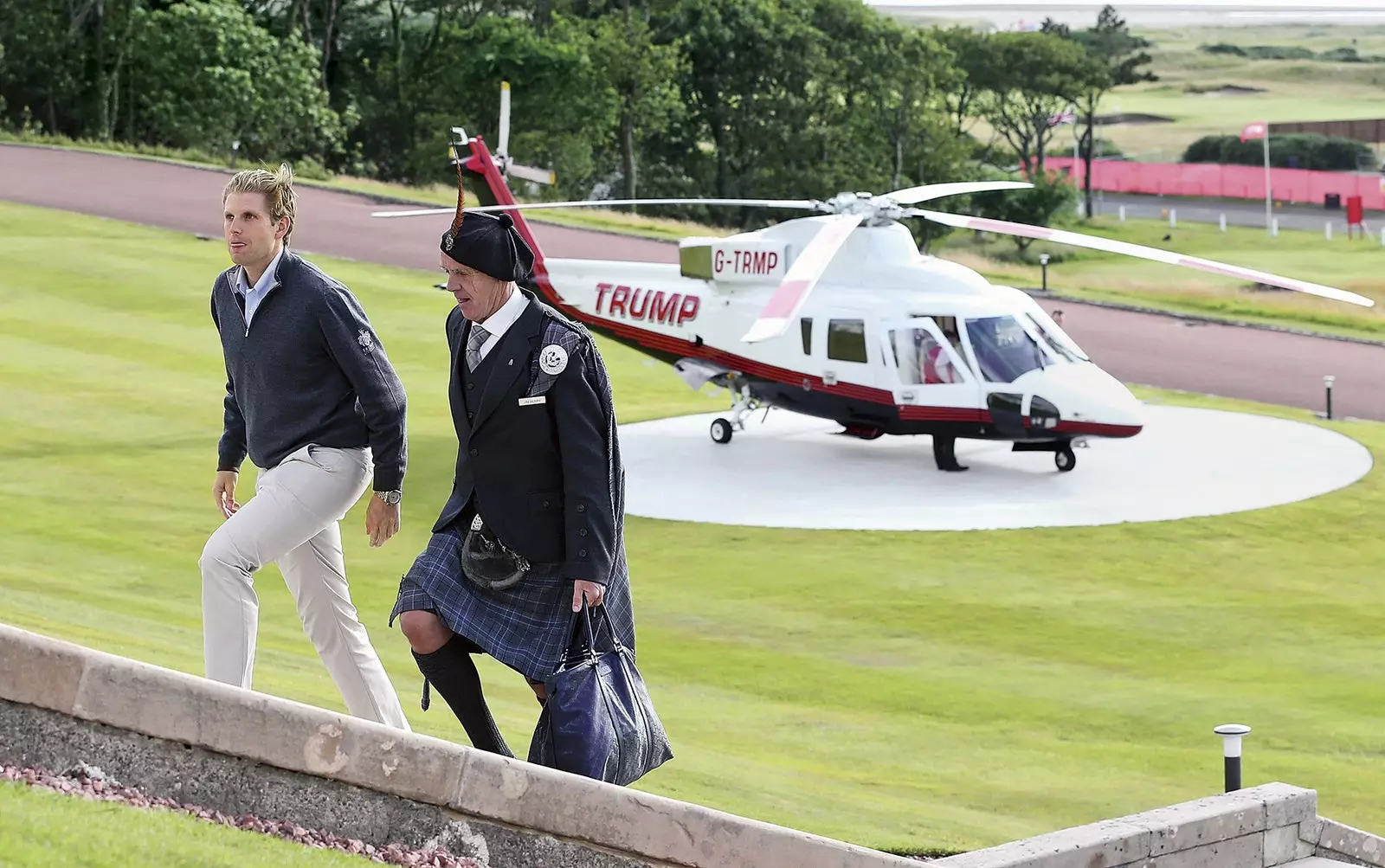 Donald Trump's Scottish Hotel Menie Estate tshuaj xyuas