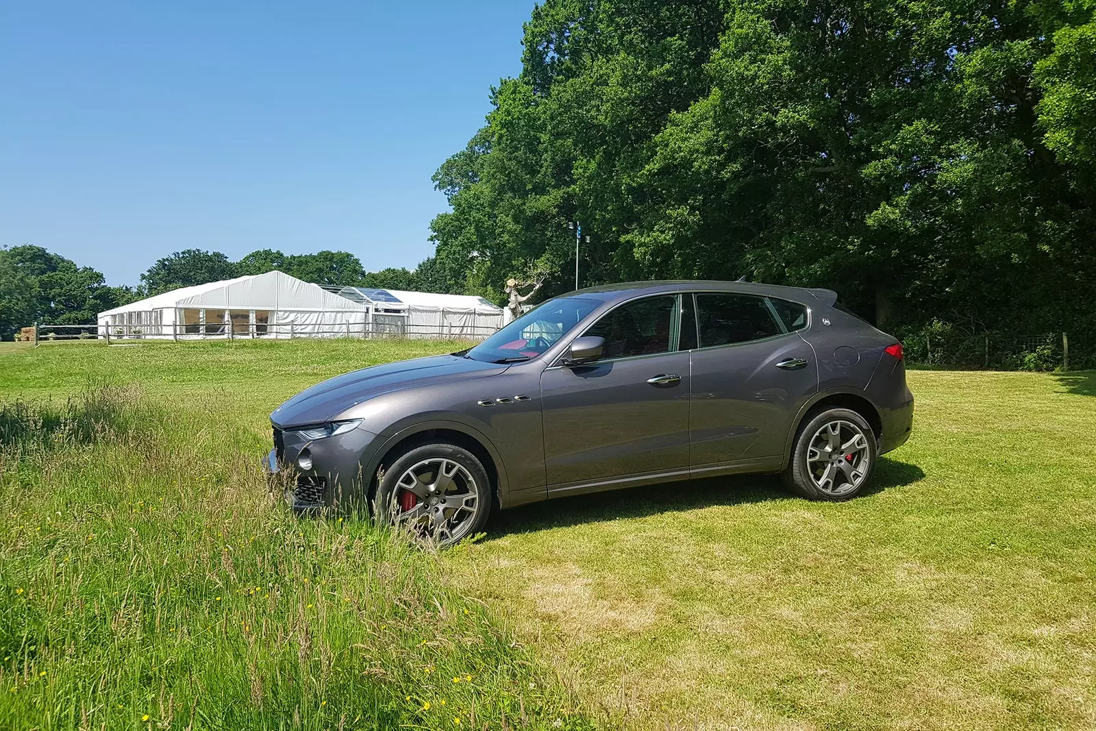 Revizio de Maserati Levante de Sophia MoneyCoutts