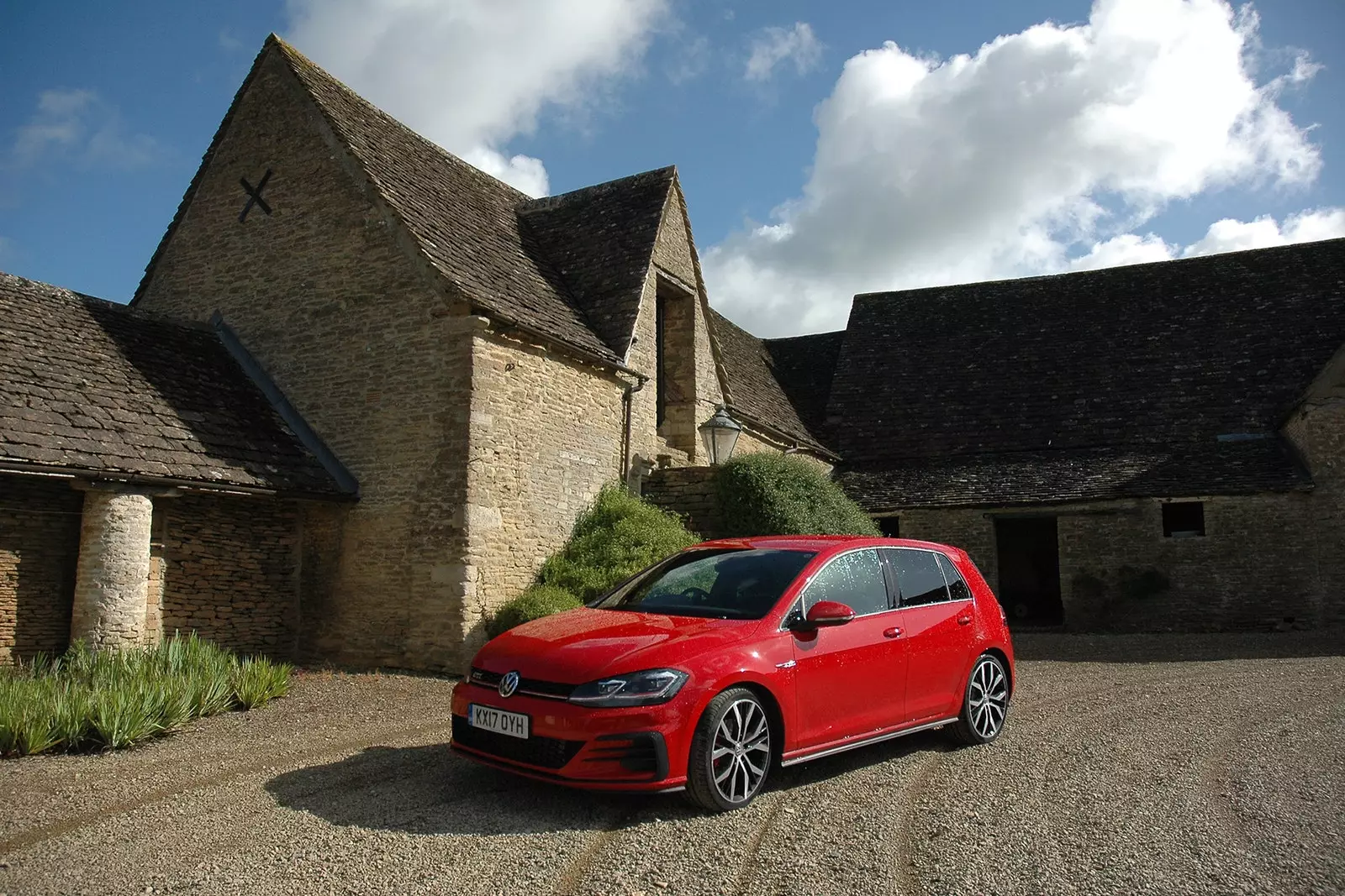 Volkswagen Golf GTI iloiloga taavale Toff Gear