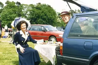 Lady Newall dan Sir Julian Ridsdale