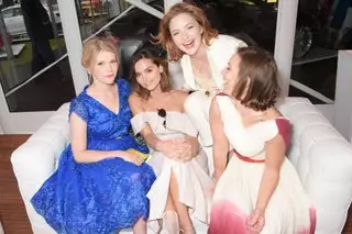 Hannah Arterton Jenna Coleman Holliday Grainger ak Semèn Perdita