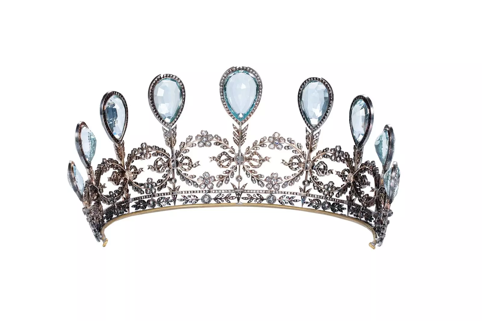 I-aquamarine ebalulekileyo kunye ne-diamond tiara yi-Faberg aquamarine diamond diamond yegolide yesilivere. Umsebnzi uAlbert Holmström St....