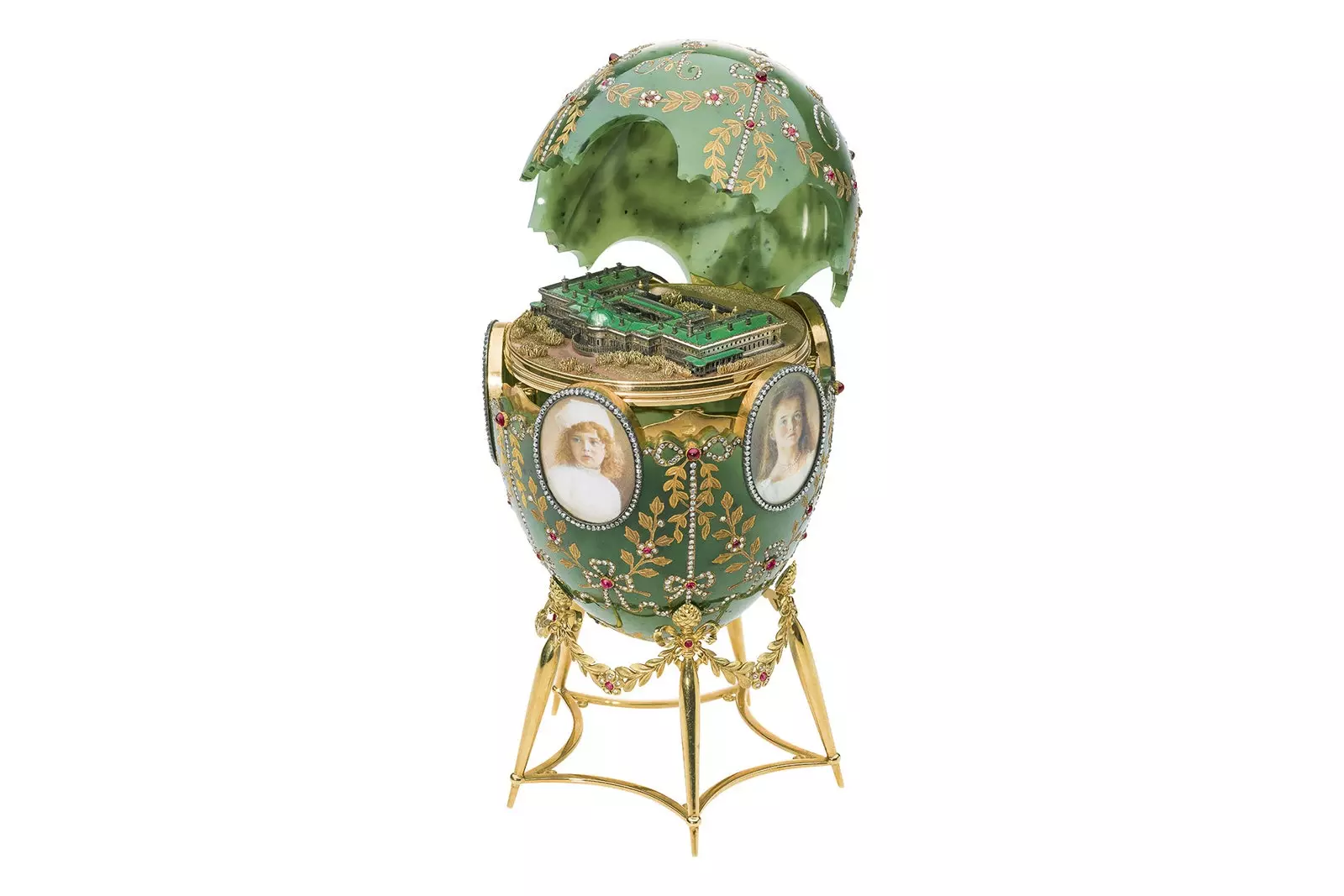 Alexander Palace Egg Faberg. Glavni majstor Henrik Wigström zlato srebro emajl dijamanti rubini nefrit stijena...