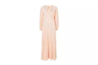 Miu Miu Embellished Maxi Hnav 1798 farfetch.com Miu Miu echo lub avantgarde rhiab heev ntawm cov khaub ncaws yav tsaus ntuj ...